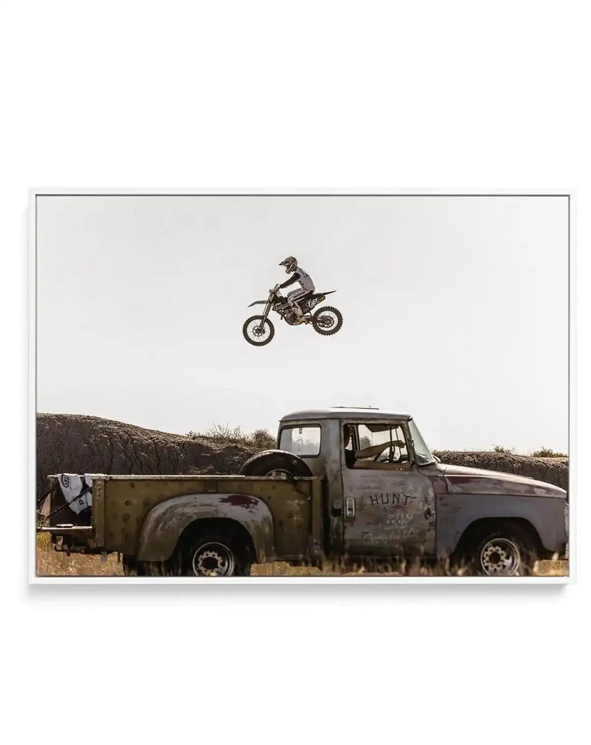 Hunt Bros | Tim Harris Photographic Framed Canvas Artwork – Olive et Oriel